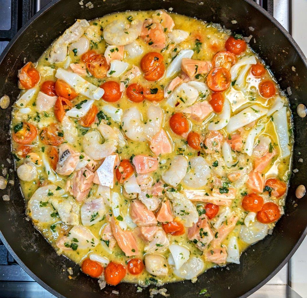 Pescatore pasta (seafood pasta) - Cook+Wine